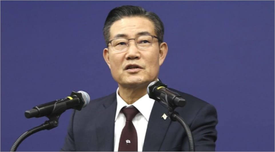 김용현 국방부장관 프로필 대통령실 이전 회전문 인사 입틀막 경호처장