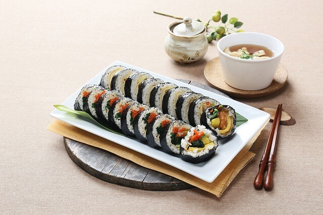 김밥 만드는 먹는 보는 주는 사는 꿈해몽 풀이