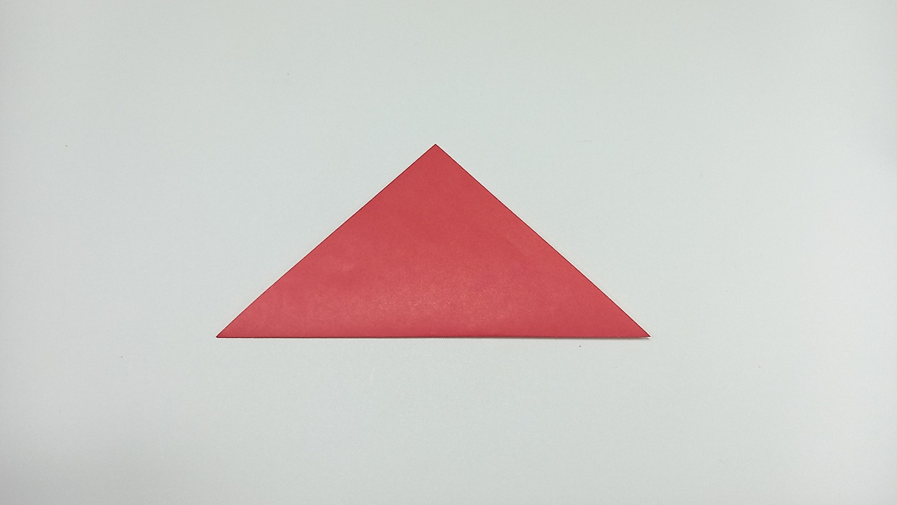 4. 오른쪽을 세모로 접었다 펴주세요.