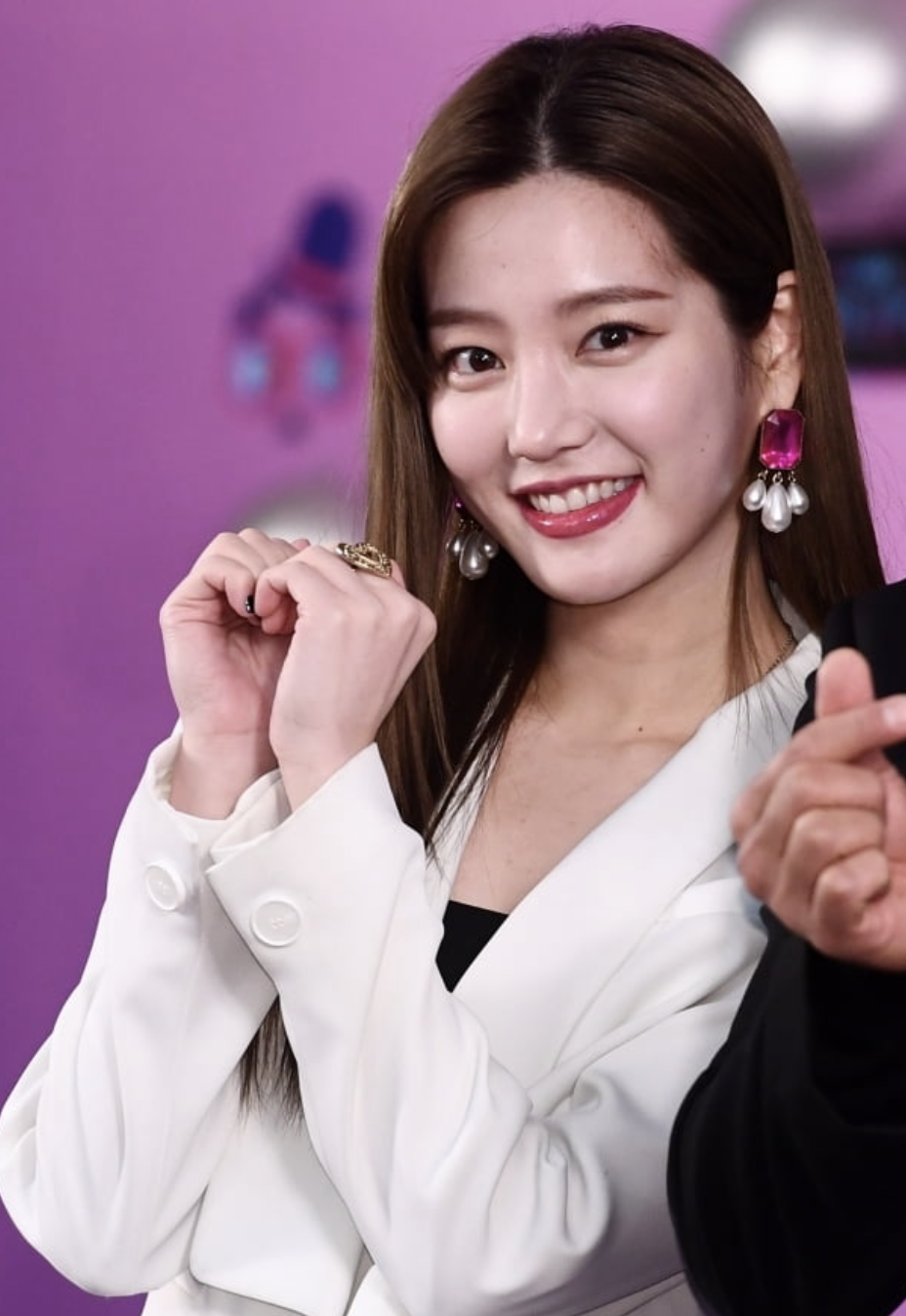 배우 이유비 프로필 나이 성형 몸매 데뷔 작품 학력 Mbti 인스타 지식정보