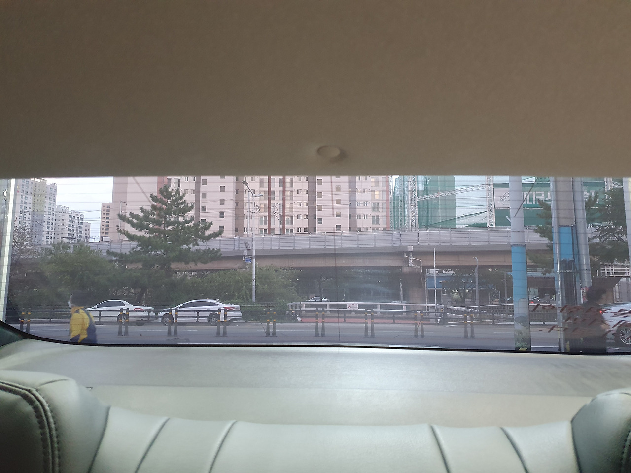 자동차 썬팅 들뜸 아반테 뒷유리 썬팅지 제거법 썬팅공기 해결 후면 재썬팅 가격