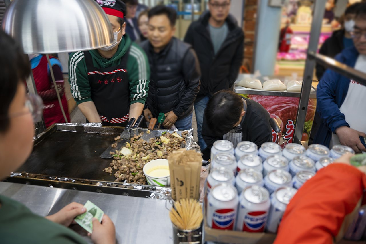 수암한우야시장의 꽃이라 불리는 음식거리의 모습입니다