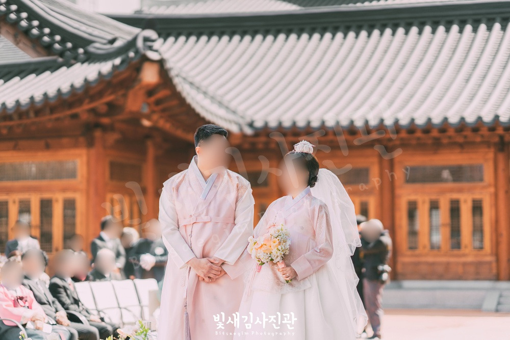 경원재 야외결혼식 본식스냅 송도 센트럴파크 한옥웨딩 한복드레스 봄 웨딩 피치톤 파스텔톤 스냅 빛새김사진관