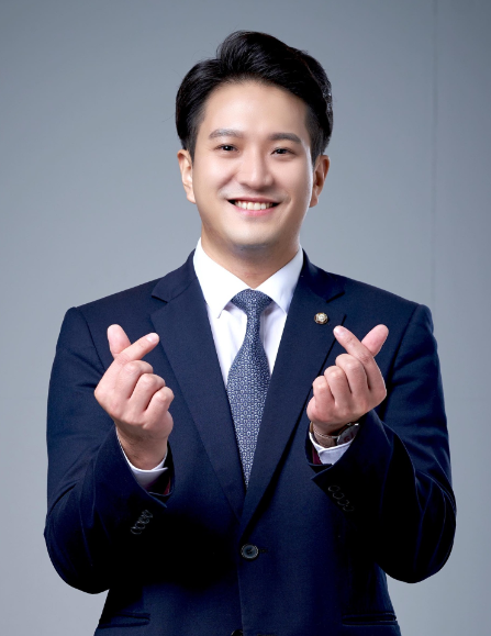 전용기 프로필 전용기 나이 학력 고향 전용기 의원 결혼 민주당 전용기