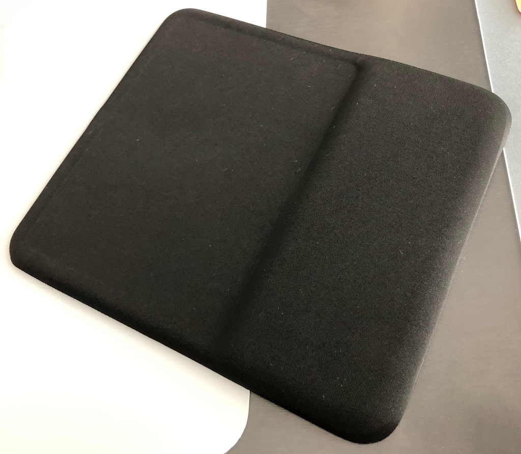 'Slim Ergonomic Wrist Rest for Magic Trackpad' 구매 및 사용소감