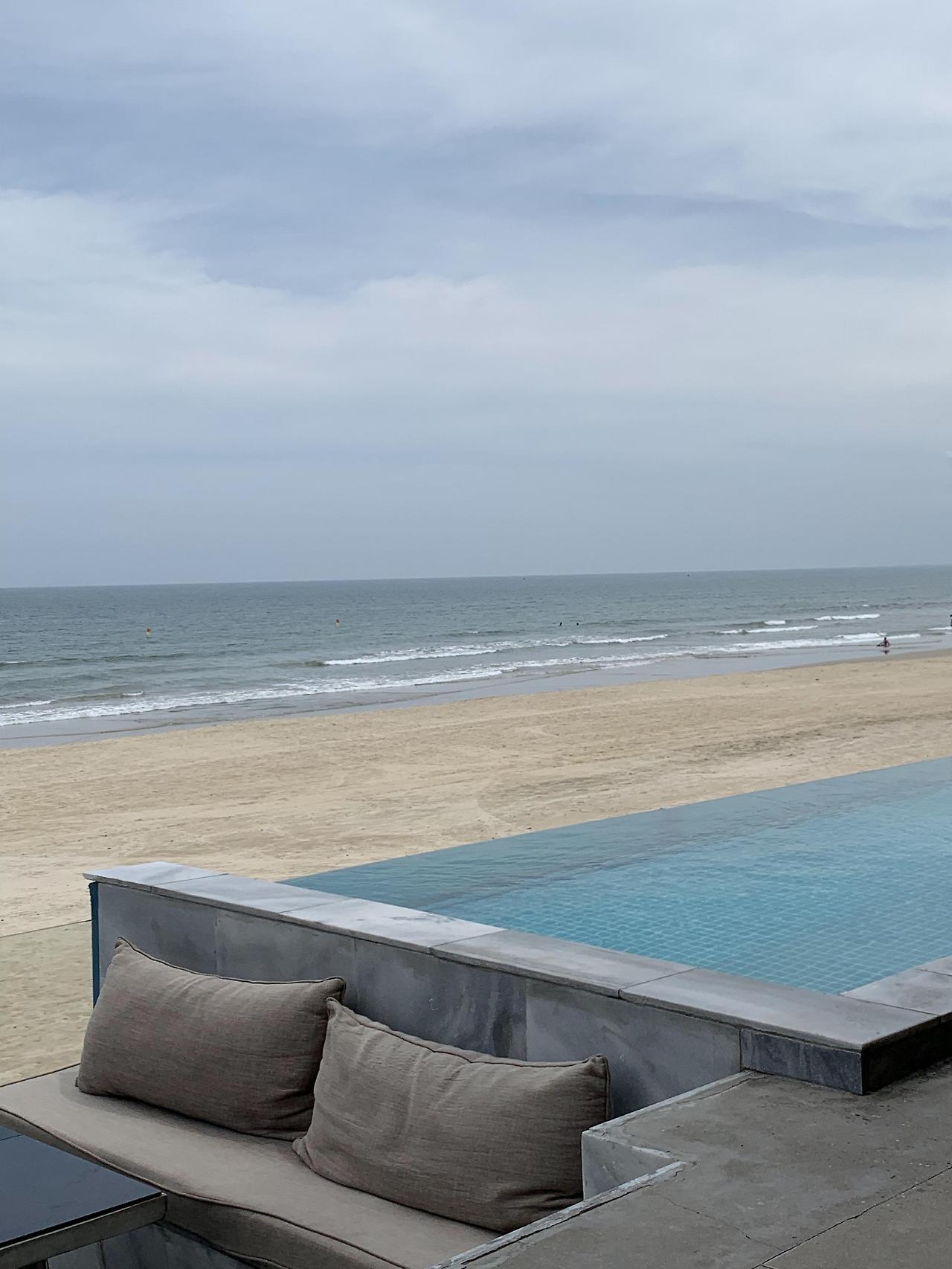 다낭 미케 비치가 한 눈에 보이는 에스코 비치 바 ESCO BEACH BAR