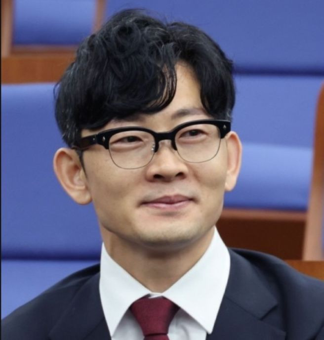 박충권 국회의원 프로필 나이 고향 학력 탈북민 탄핵 불참