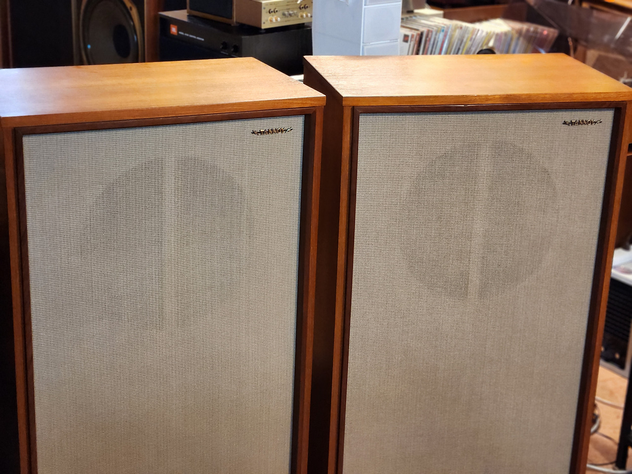 영국 Tannoy 탄노이 명기 Hpd385a Rectangular스피커 입니다 렉탱귤러 오리지널 인클로우져수납 극상품