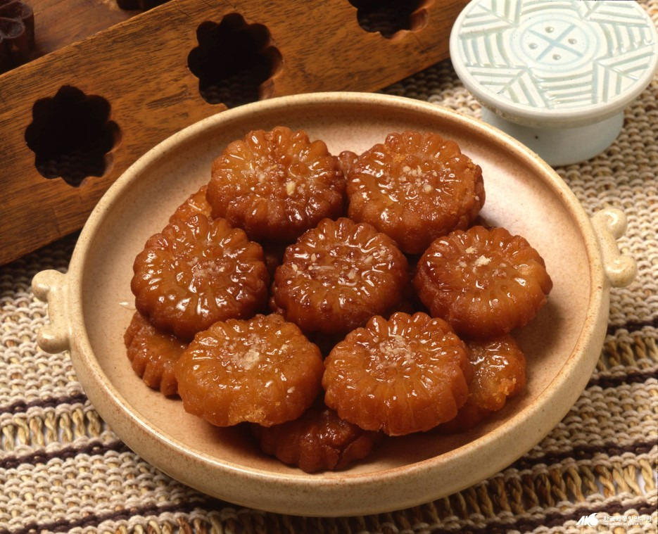 The Evolution of Traditional Korean Yakgwa: Ingredients, Recipes, and ...