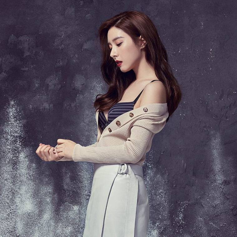 Kim Soeun Boobs exposed, Kim Soeun underwear Photoshoot | KpopCelebs