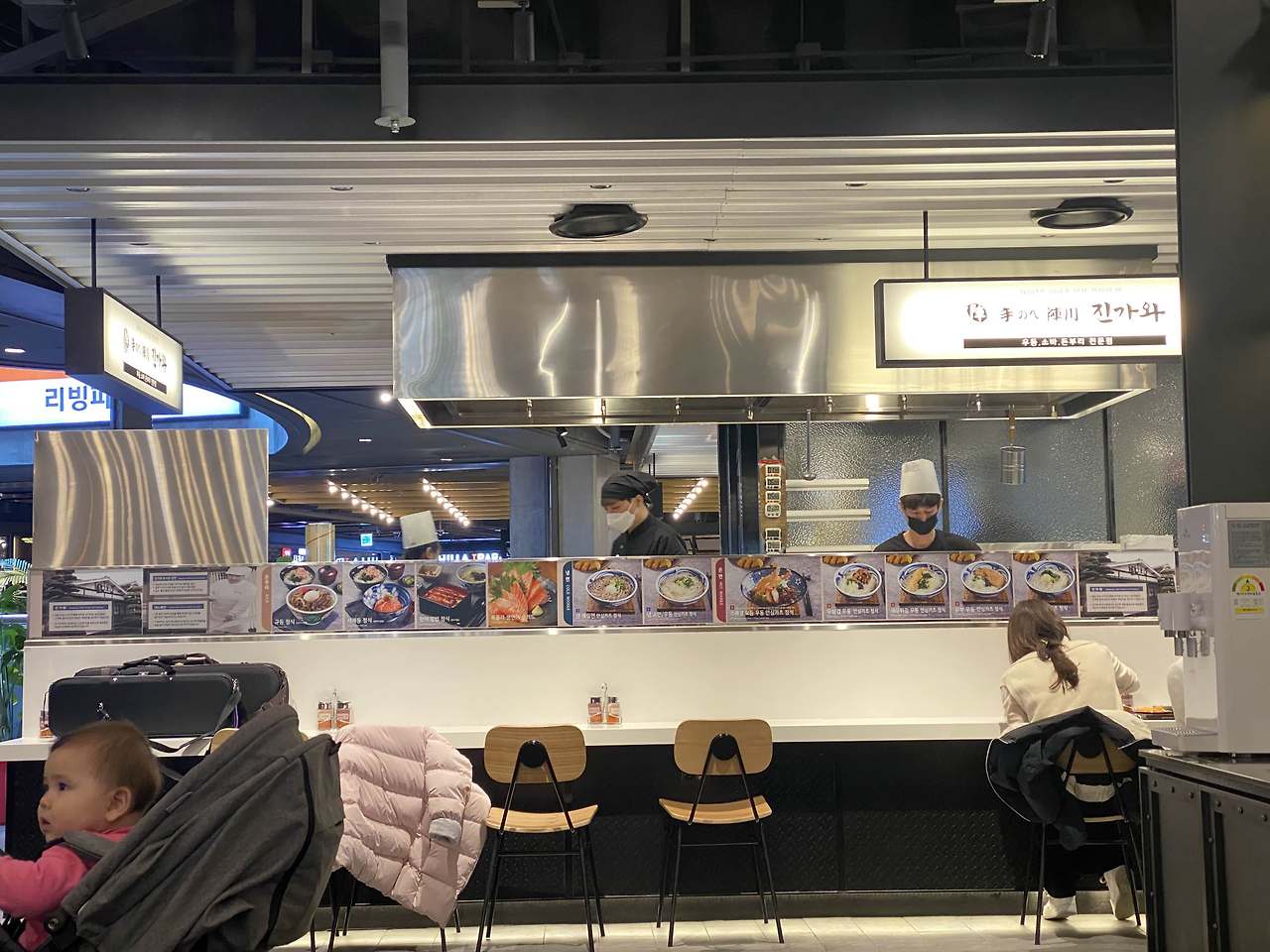 용산 아이파크몰 7층 식당가 마스터키친 오므라이스 진가와 카케우동 타쿠미나가사키 모듬카츠