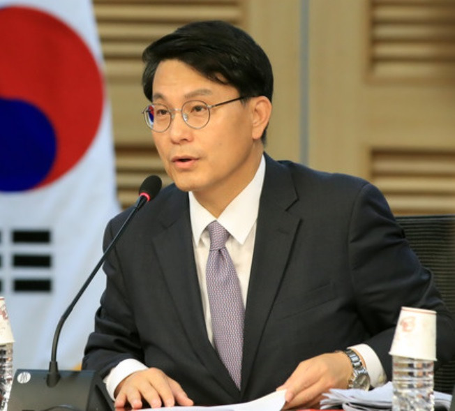 윤상현 국회의원 프로필 나이 부인 아내 전두환 가족관계 딸 자녀 학력 고향 군대