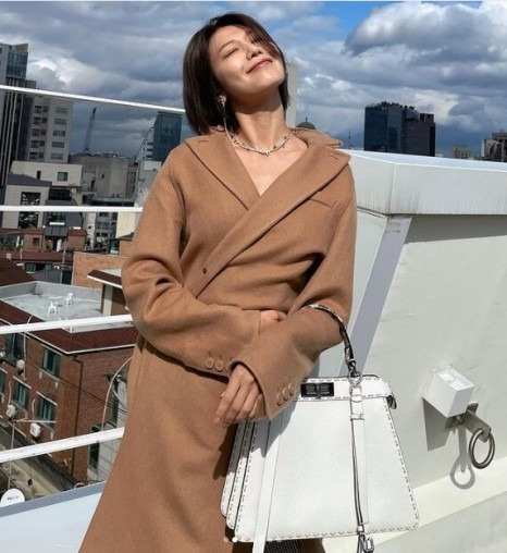 원더풀월드 김남주 펜디 피카부 화이트가방 불가리 귀걸이 반지 린넨자켓투피스 정보 차은우 등장