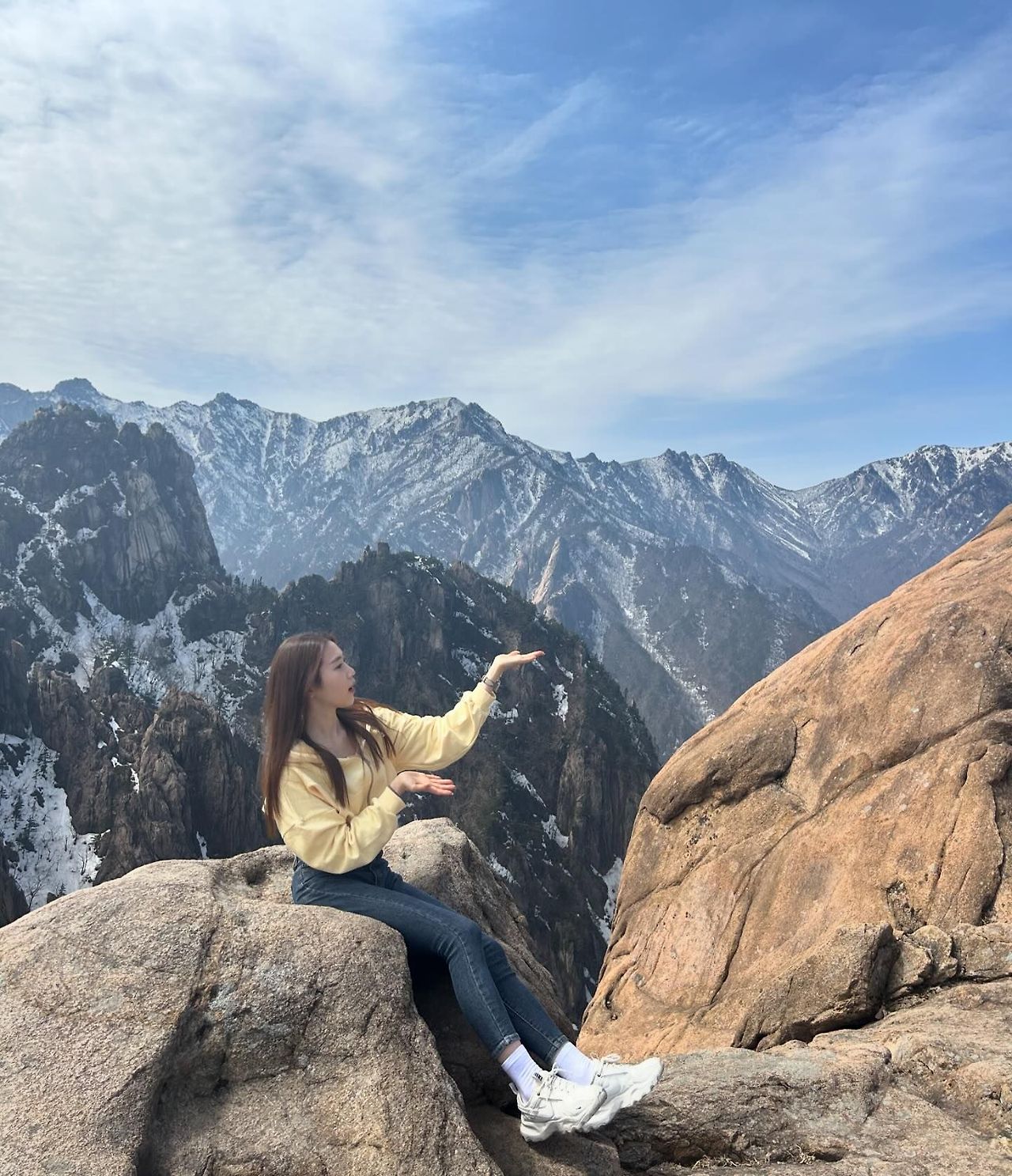 이수빈 아나운서 프로필, JTBC 뉴스룸 스포츠 여성 진행자 “나이 기상캐스터 인스타 청바지 다리 화보 학력 숙명여대 응원단”