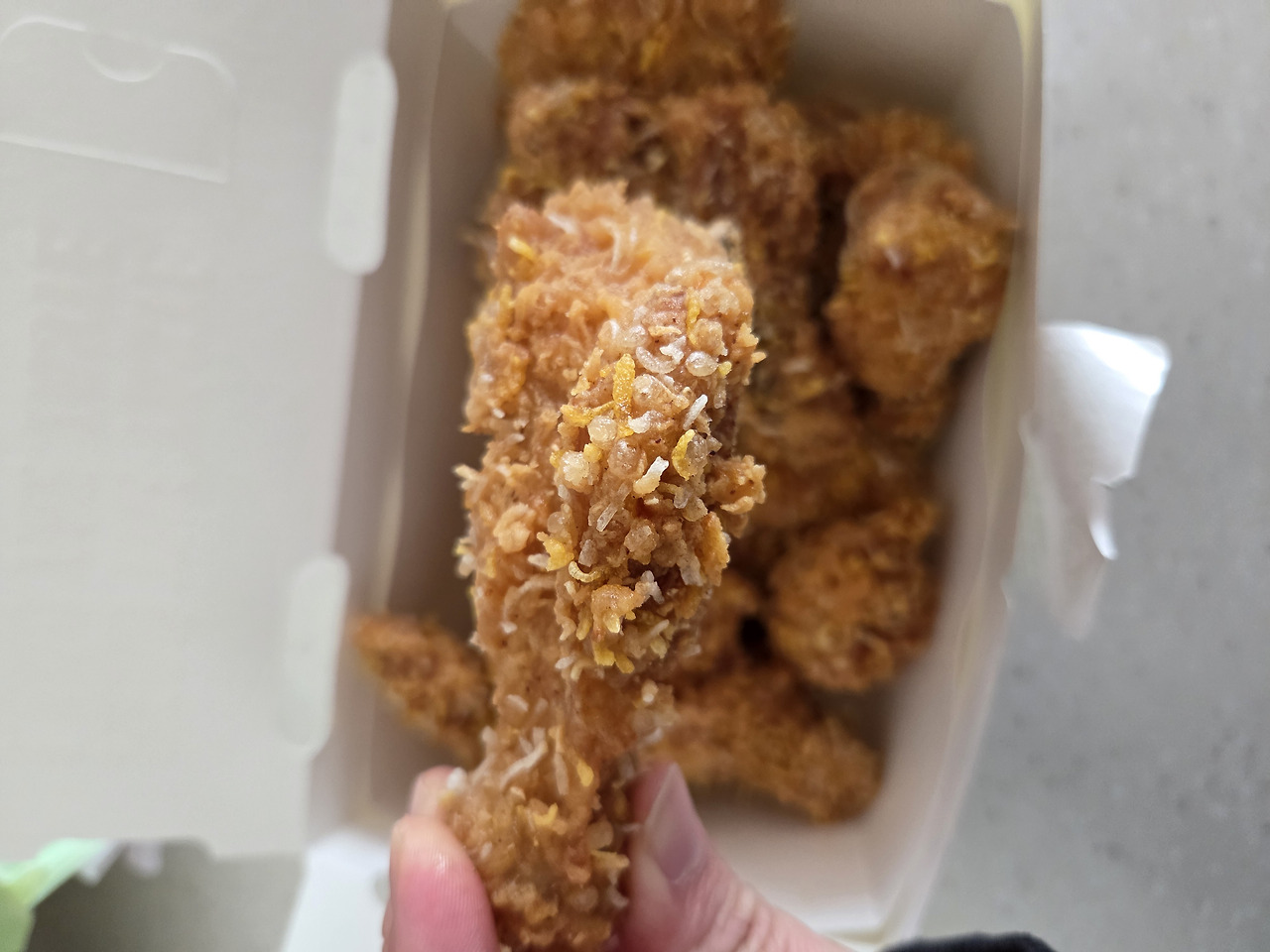 드디어 맛봤다! BHC 콰삭킹 솔직 담백 리뷰 (feat. 내돈내산)