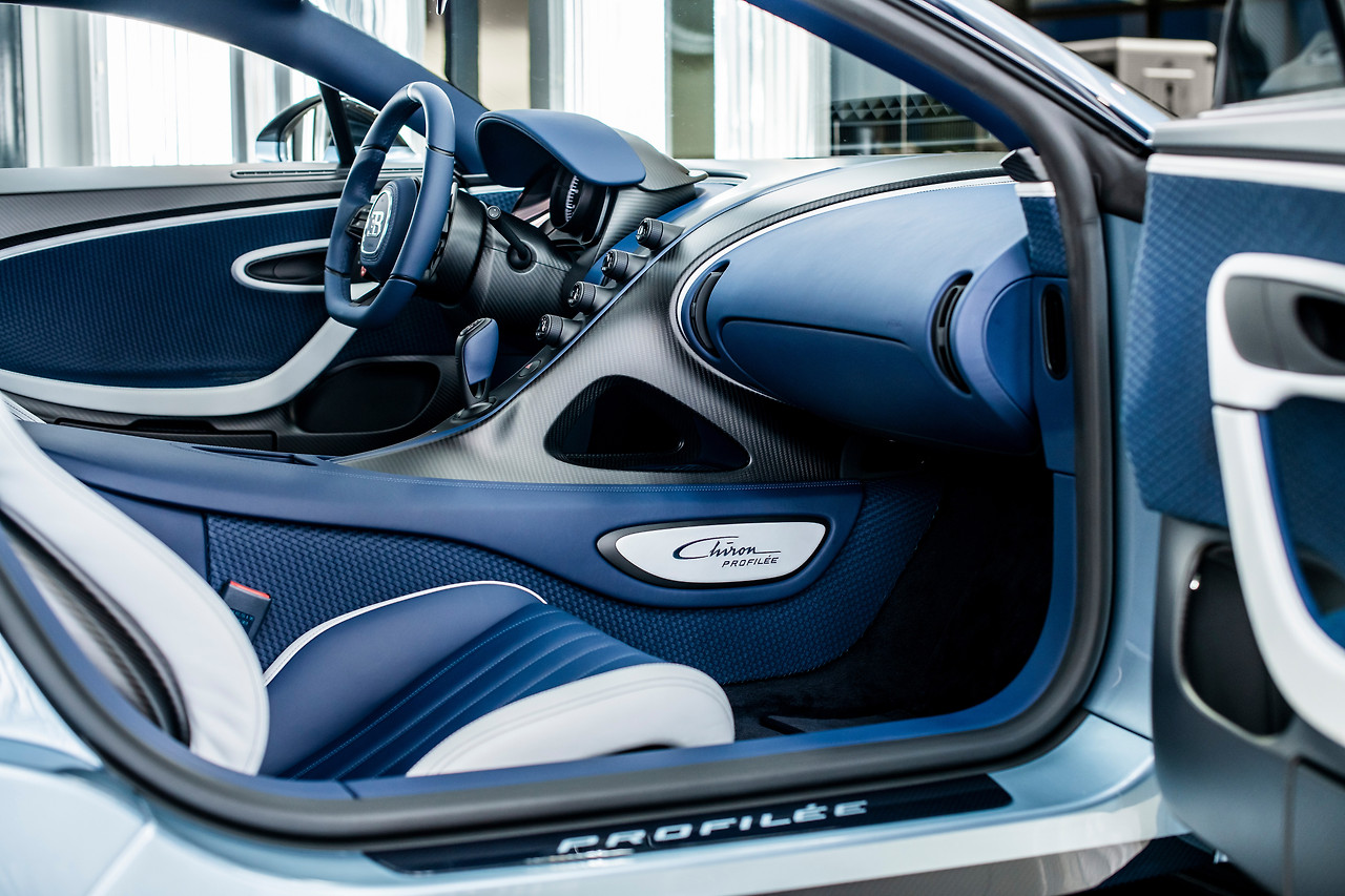 2023 부가티 ‘시론 프로필리bugatti Chiron Profilée의 사진 원본 경매로 나온 원오프 모델입니다