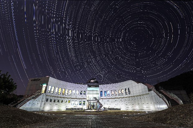 양구 국토정중앙천문대 물멍 불멍 별멍천문대 옥상에서 누워서 밤하늘을 관측
