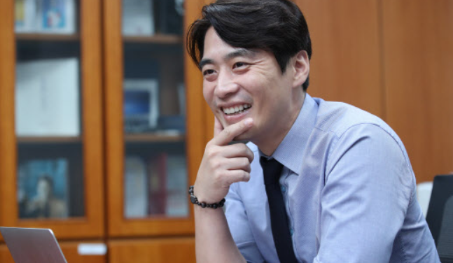 한준호 국회의원 프로필 아나운서 부인 키 학력 재산 지역구 총 정리
