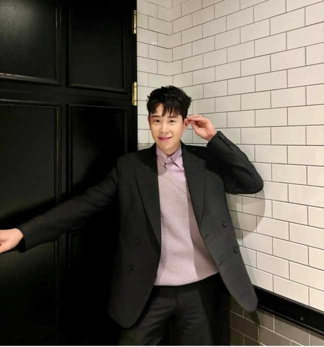 피오 프로필 나이 키 가족관계 본명 데뷔 소속사