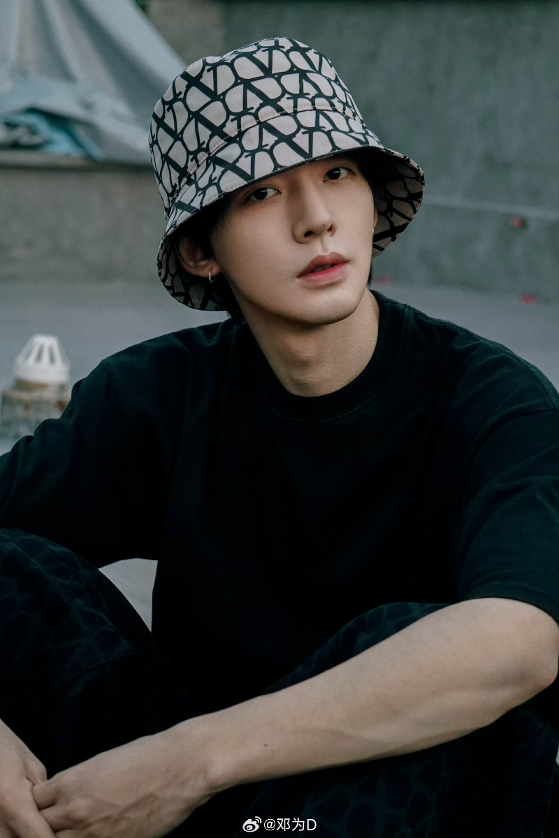 배우 등위, 20230822 Weibo Update