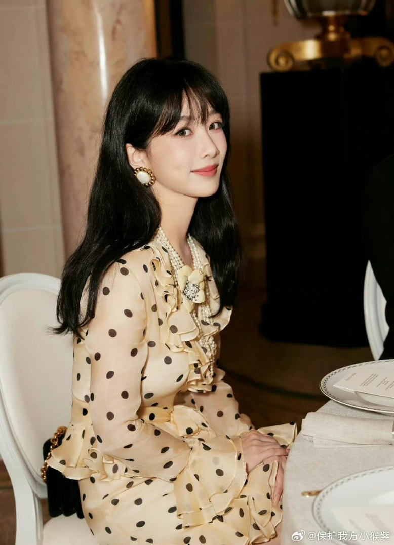 양쯔 배우와 장완이 배우가 해외에서 데이트를요