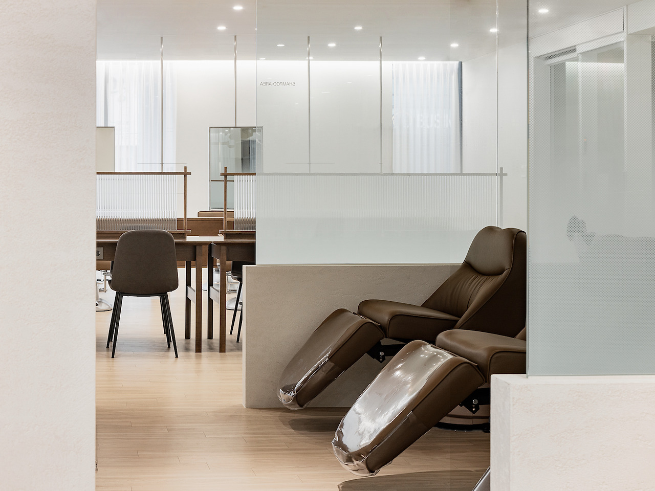 *미니멀 살롱 [ Orosy Studio ] More on Shinnonhyeon