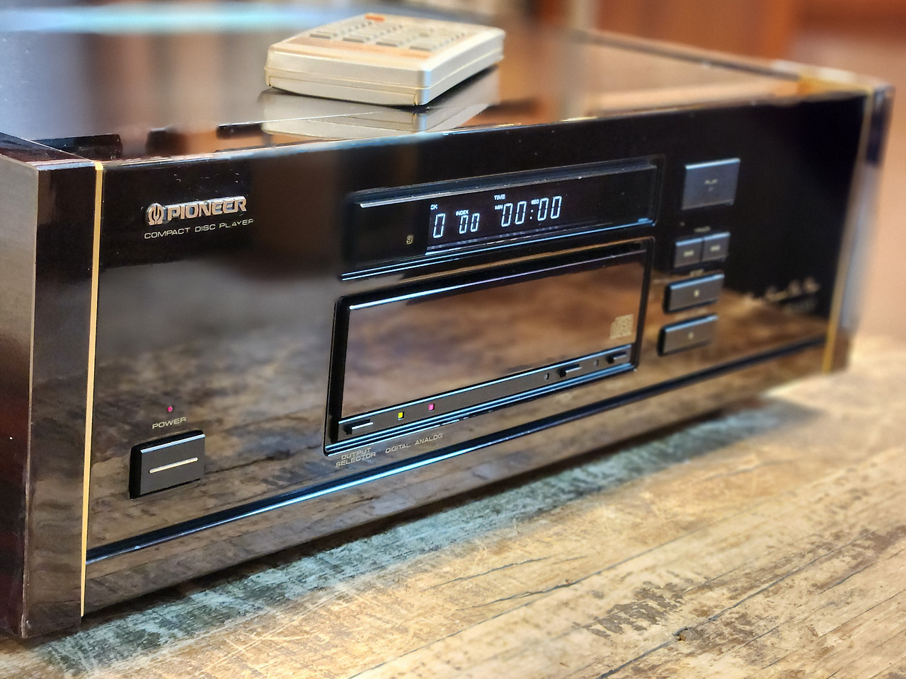 보기드믄 Pioneer 파이오니아 사의 명기 Pd 5000 시디 플레이어 입니다 신품픽업 교체 리모컨 A급