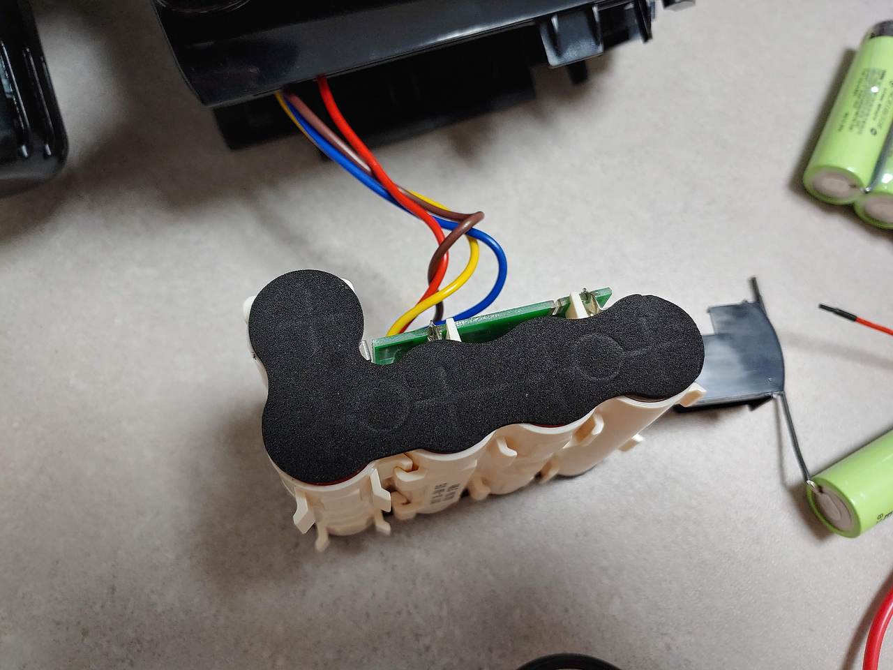 블랙앤데커 호루라기 무선청소기 배터리 셀프 교체 (Battery Replacement BLACK+DECKER BDH2000PL ...