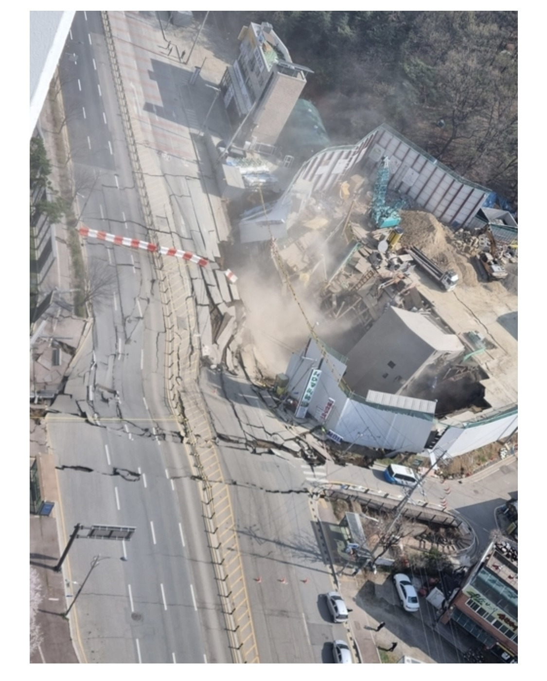 광명 신안산선 터널 붕괴 사고 20대 근로자 13시간 만에 극적 구조