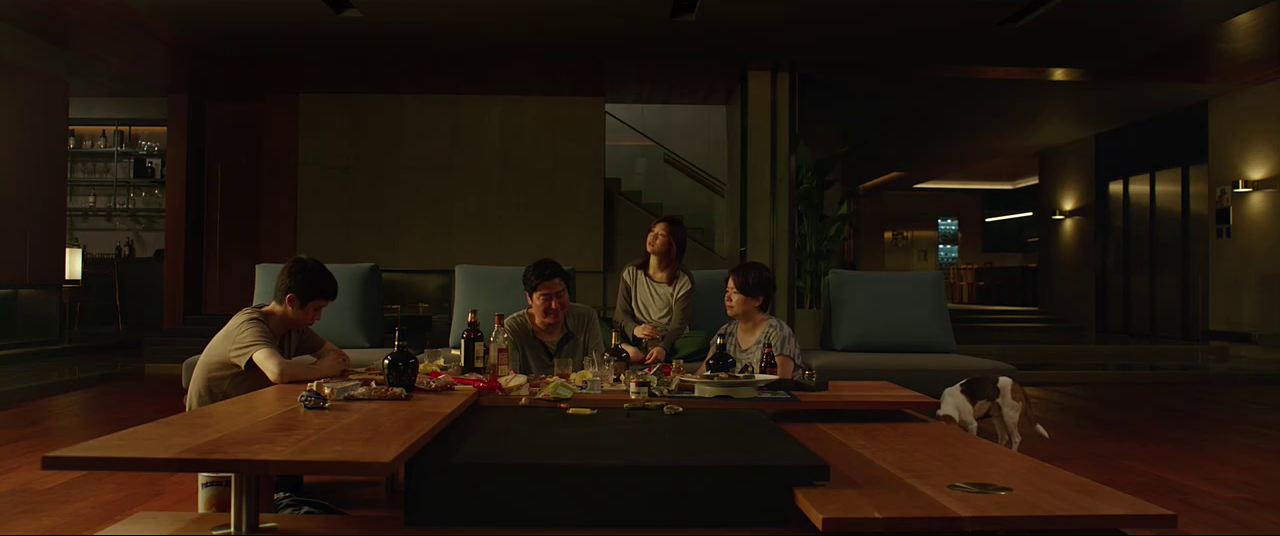 🎥 봉준호 감독의 영화 기생충 (Parasite,2019): 계급을 들여다보는 창