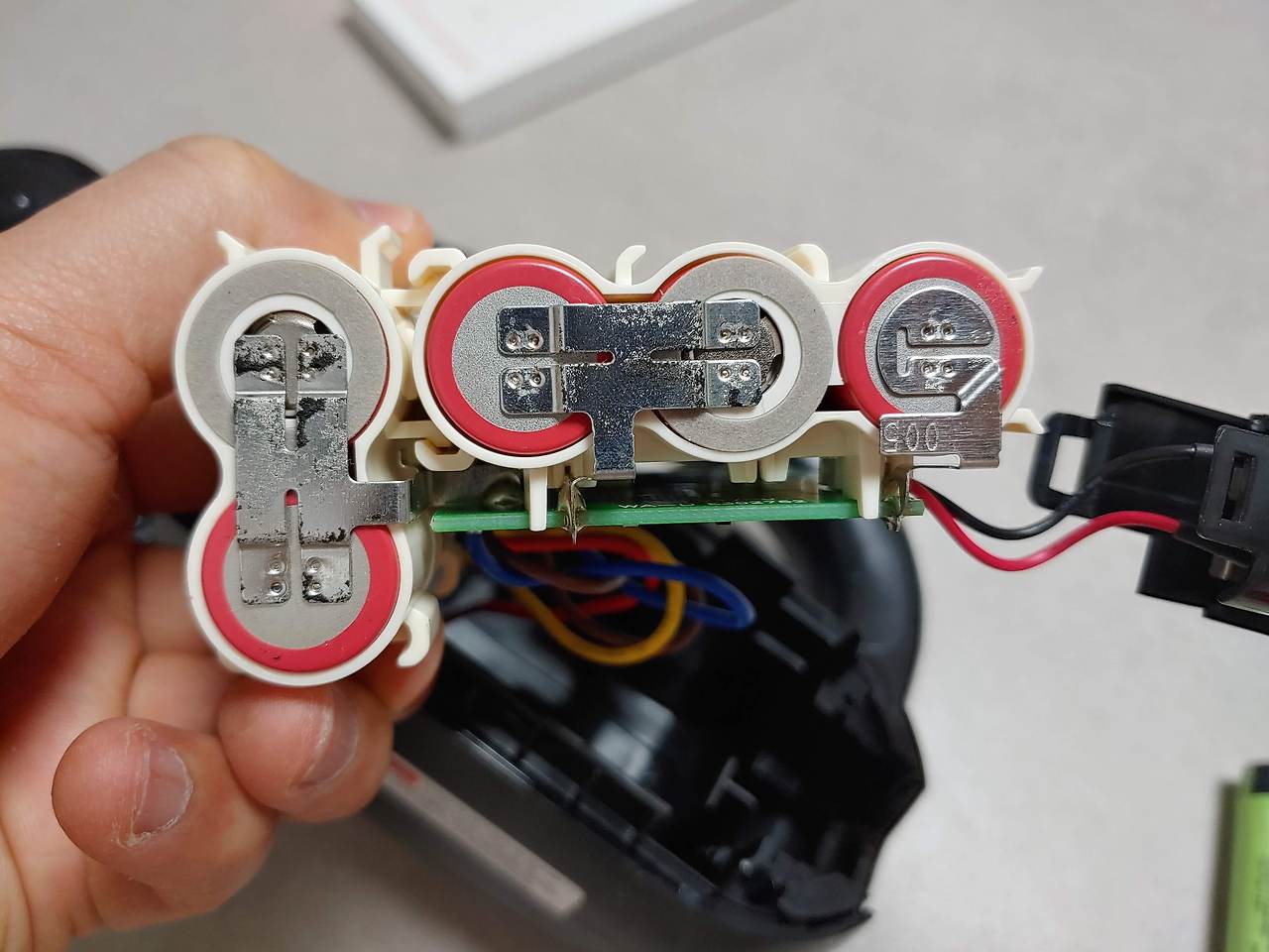 블랙앤데커 호루라기 무선청소기 배터리 셀프 교체 (Battery Replacement BLACK+DECKER BDH2000PL ...