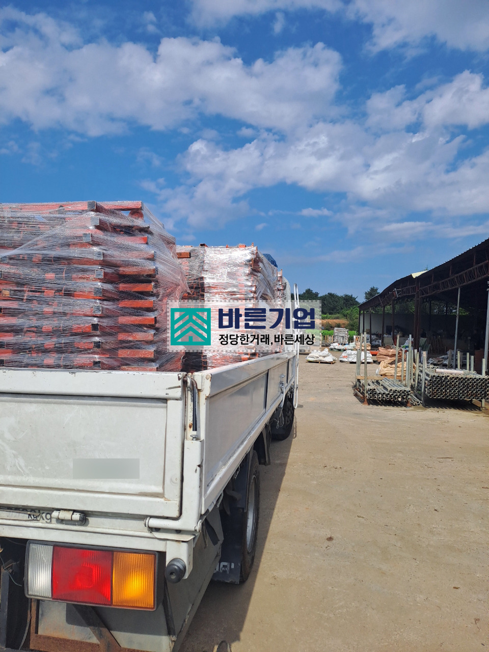 발코니난간대 규격 및 출하 정보 엘리베이터난간대 계단난간대 빔난간대 슬라브난간대 철골난간대 안전난간대 종류