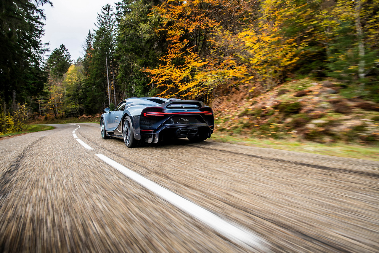 2023 부가티 ‘시론 프로필리bugatti Chiron Profilée의 사진 원본 경매로 나온 원오프 모델입니다