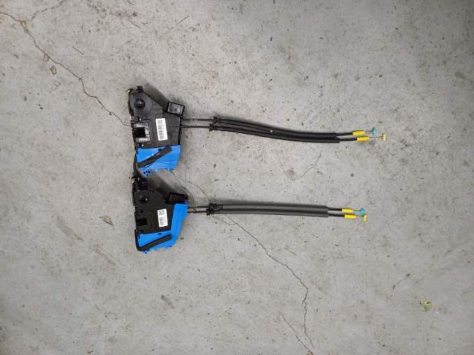 스포티지 자동차 문이 잠겨서 안에서 밖에서 모두 열리지 않음 스포티지 조수석 차 문이 잠겨서 안 열림 자동차 문 잠금장치 도어록 고장 수리 차 문이 잠겨서 안쪽과