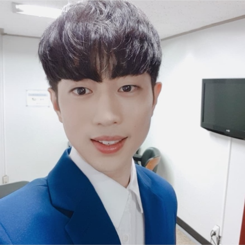 가수 안성훈 프로필 나이 키 데뷔 무명시절 미스터트롯 안경 부모님 인스타그램