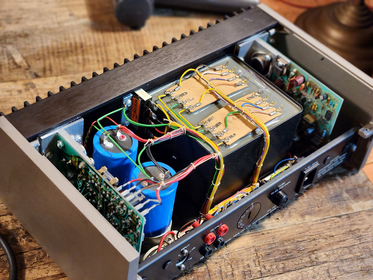 영국 Quad 쿼드 베스트셀러 405-2 파워엠프 입니다 -초기형RCA켄TR-(Stock-out)