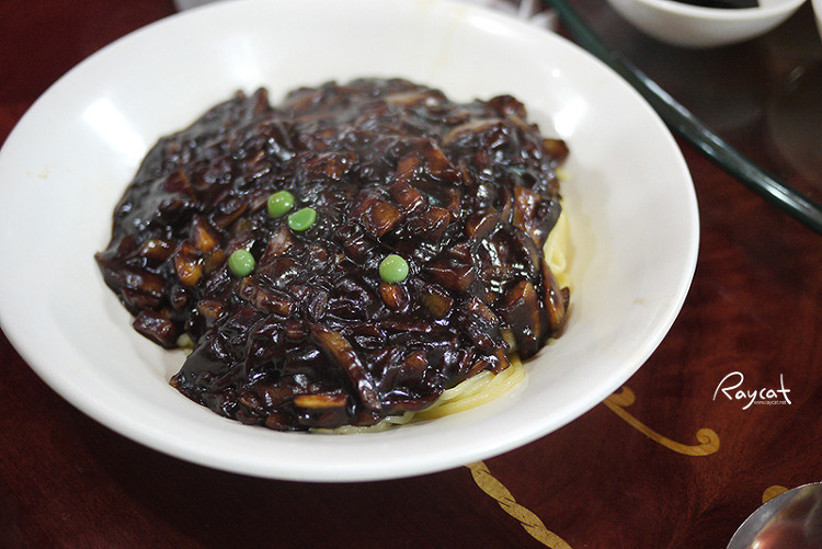 짜장면 100년의 역사가 인천 차이나타운 짜장면 박물관