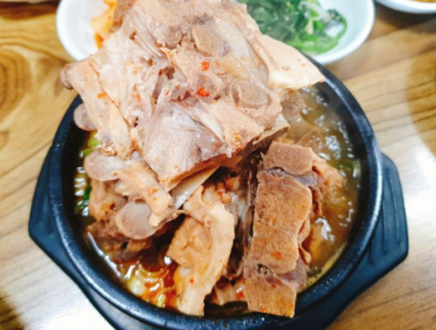 여수 영취산 진달래 축제 2024 영취산 진달래 개화시기 등산코스 정리 영취산 근처 맛집 추천