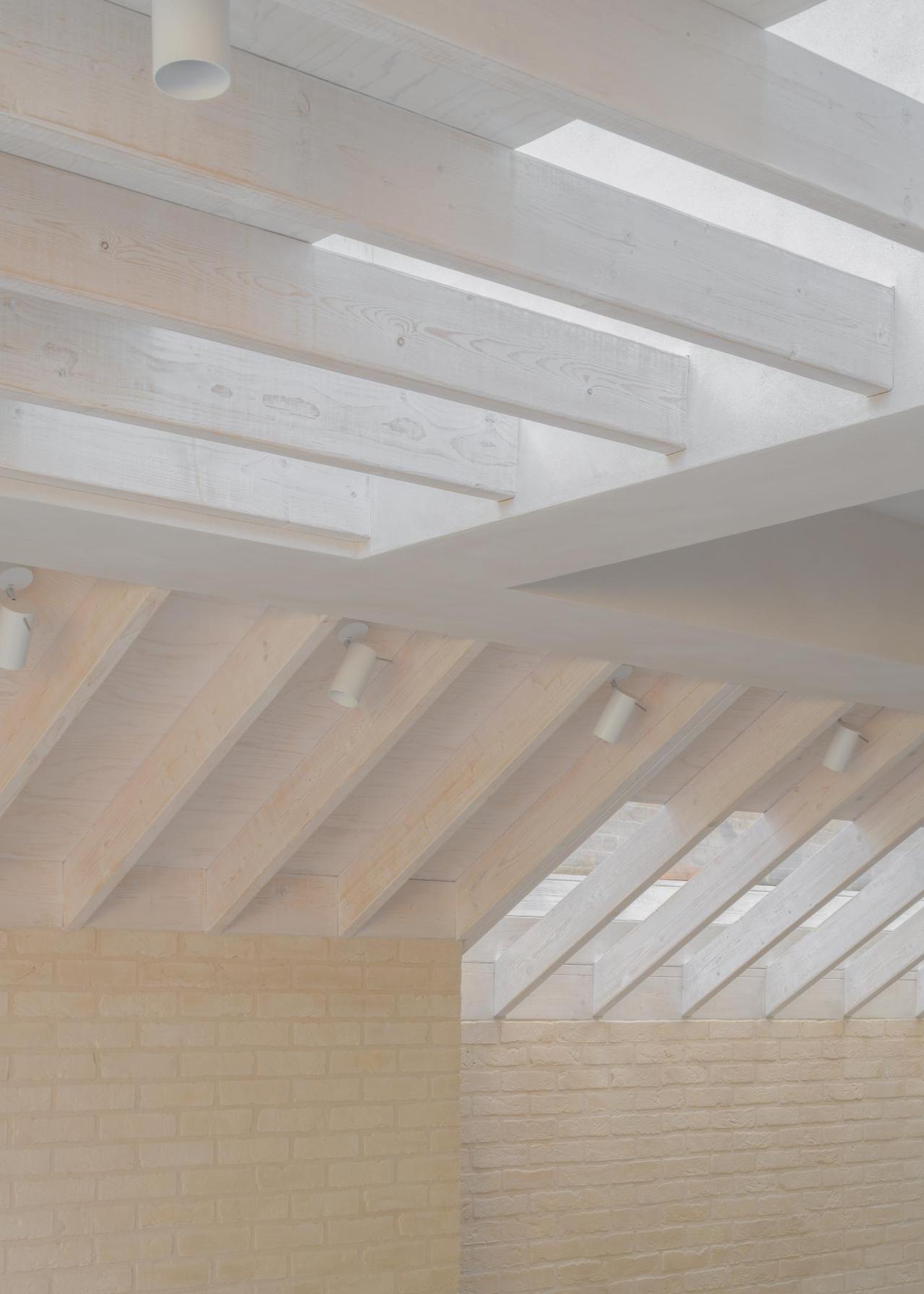 *탑라이트 스텝드 월 하우스 [ Proctor & Shaw ] Stepped Wall House