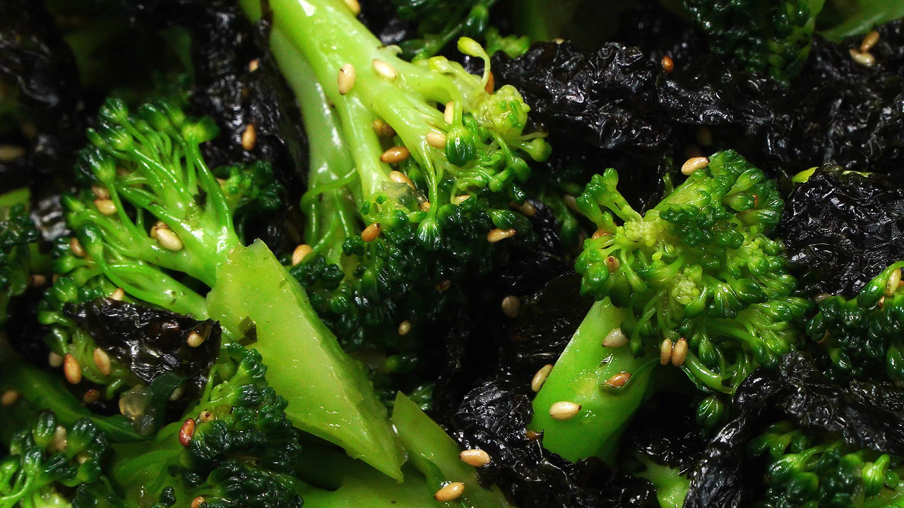 브로콜리 아직도 초장찍어드세요 브로콜리를 기가막히게 먹는 방법 브로콜리 김 무침 브로콜리요리