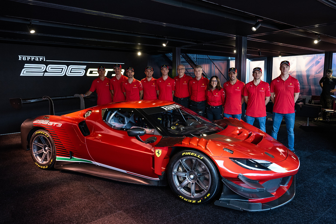 극강의 V6! 2023 페라리 296 GT3(FERRARI 296 GT3) 공식 데뷔 사진 원본입니다