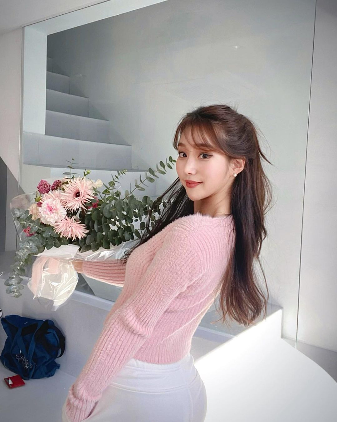 청순한 바른자세의 움쌤 셀카 사진 모음 — 스타들의★ 근황을 모아서