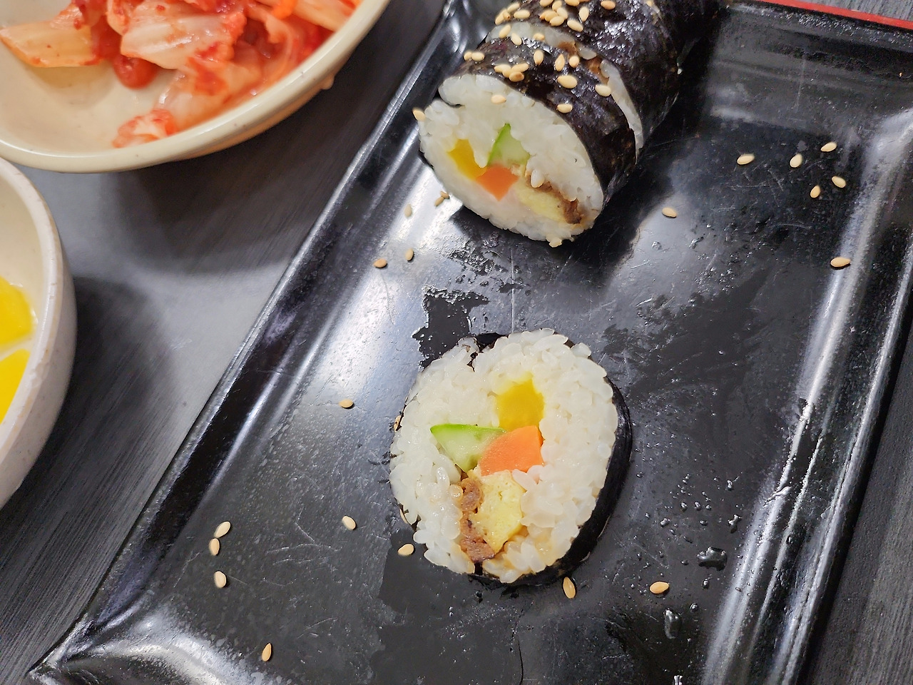 신촌역 가성비 맛집 혼밥하기 좋은 바지락수제비칼국수