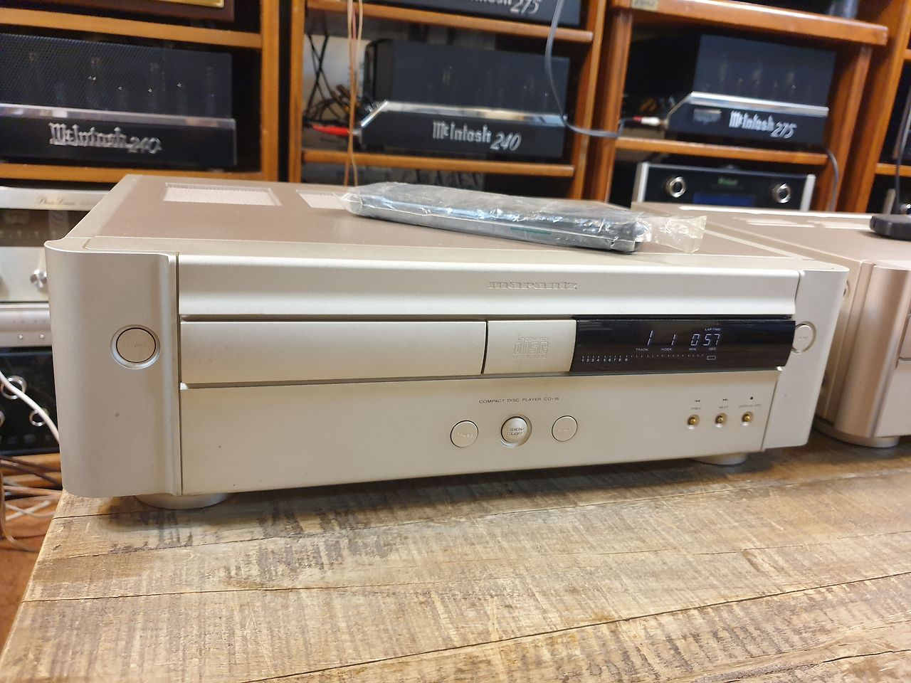 Marantz 마란츠 CD명기 CD-15F 시디 플레이어 입니다 -LHH합작발매 모델 리모컨포함 220V-(ending)