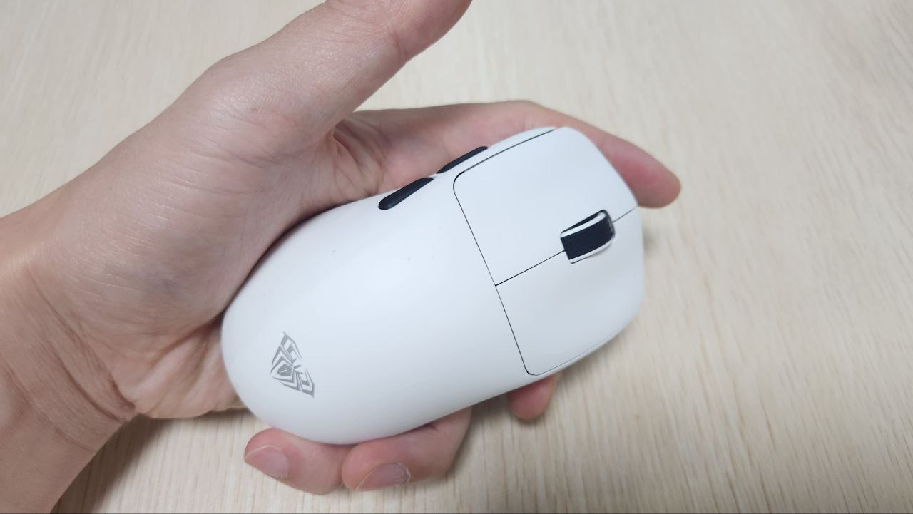 독거미 마우스? 37g 3만원대 8K SC800 개봉기 장단점(소프트웨어 다운로드 방법, 한글 메뉴얼 등)