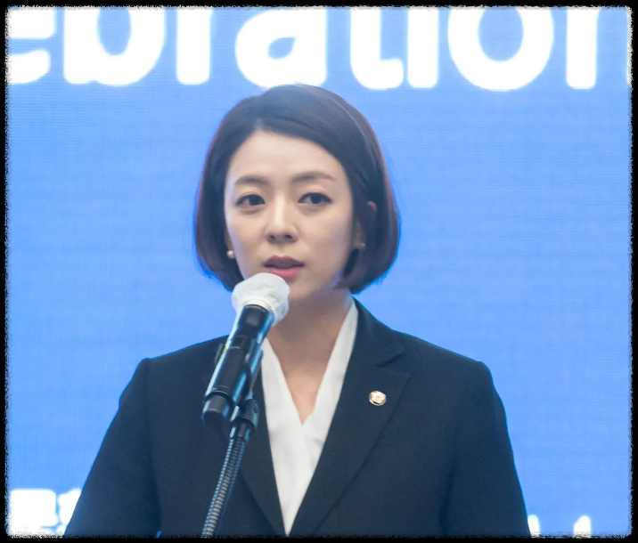배현진 국회의원 프로필 남편 시구 아나운서 학력 지역구 결혼 재산