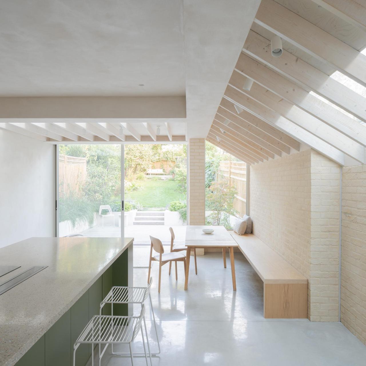 *탑라이트 스텝드 월 하우스 [ Proctor & Shaw ] Stepped Wall House