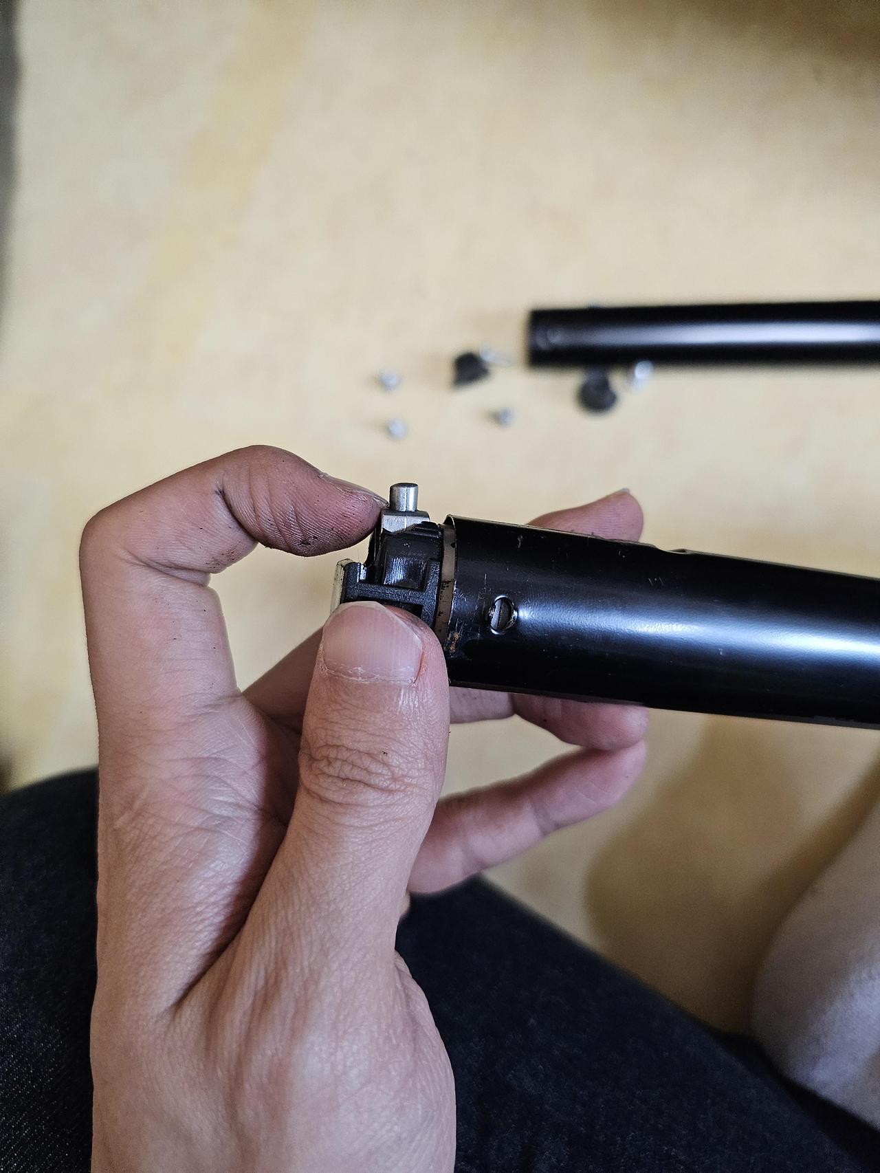 고장난 캐리어 손잡이 수리하기 :: kunaDiary();