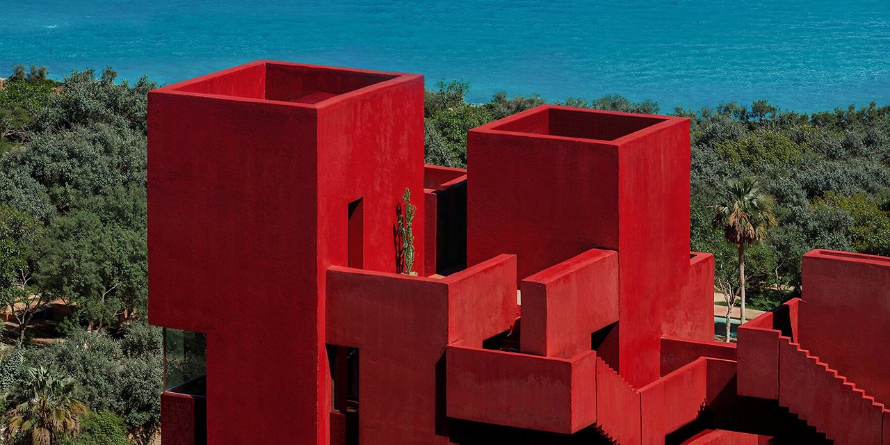 *알바니아 해안에 떠오른 붉은 기하학 [ Bofill Taller de Arquitectura ] Red Sol Resort