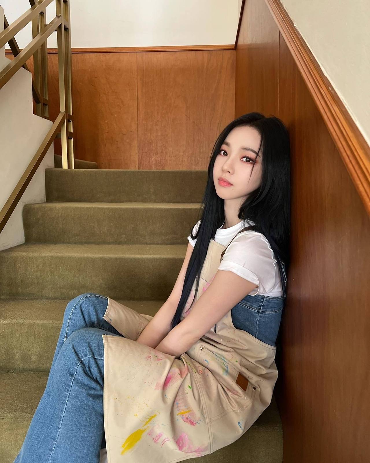 머리에 별걸 다 얹어놔도 이쁜 에스파 카리나 검스 움짤 — 스타들의★ 근황을 모아서